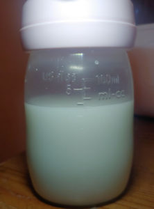 Breastmilk Colors: How Your Milk Can Change - Exclusive Pumping